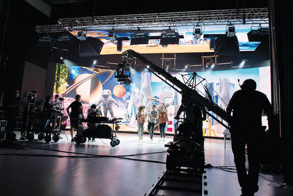 INTO THE VOLUME: FIVE INNOVATIVE FIRMS WITH LED STAGES EYE YEAR OF ...